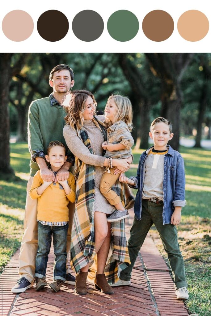 Fall Family Pictures Outfits - Color Palettes For Photoshoot