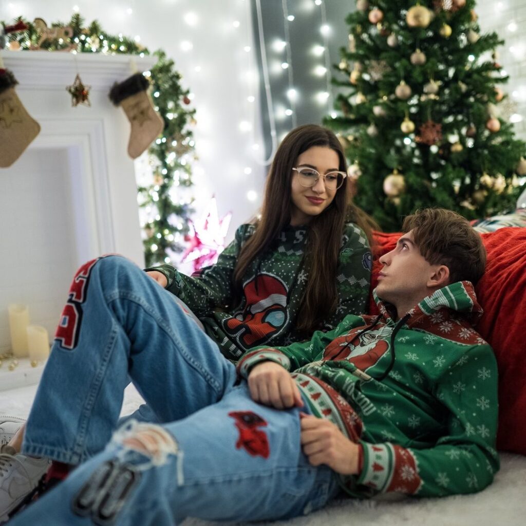 Christmas Outfit Ideas For Couples - Best Tips To Follow