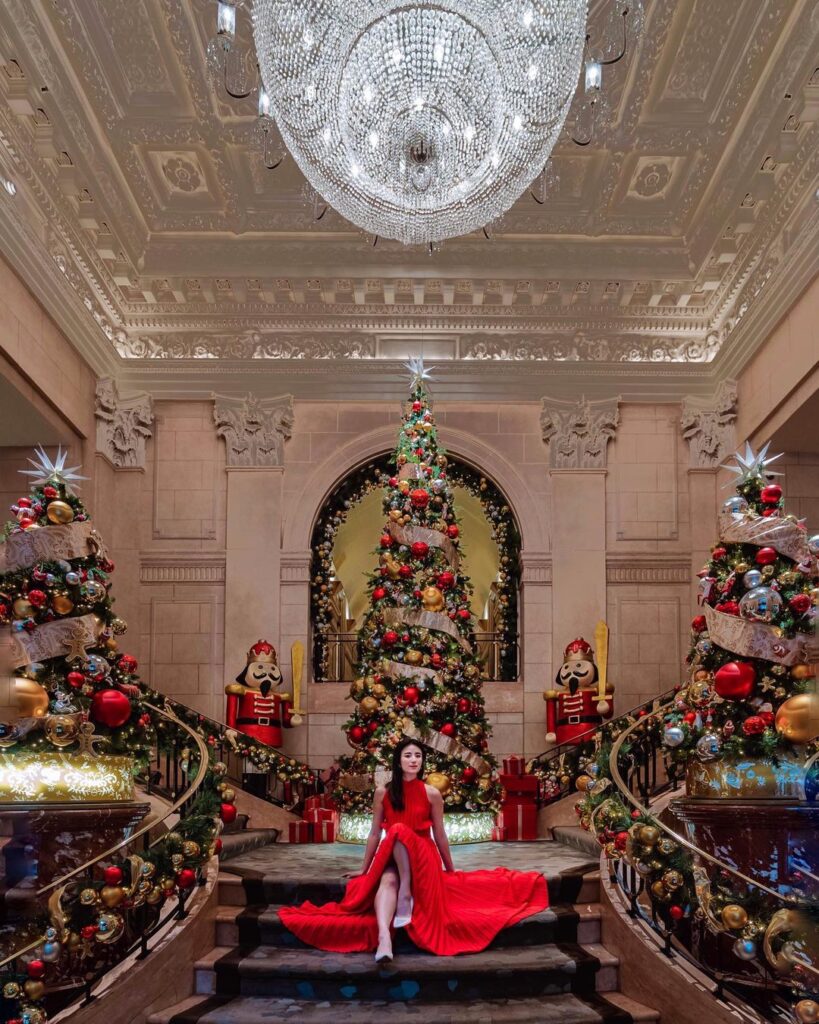 20+ Festive NYC Christmas Outfit Ideas You Should Try