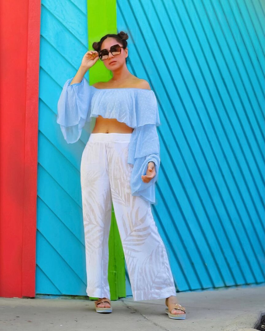 Cute And Practical Waterpark Outfits Every Woman Will Love